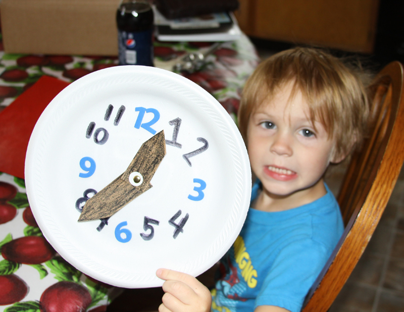 Fun Clock Craft and Snack for Kids