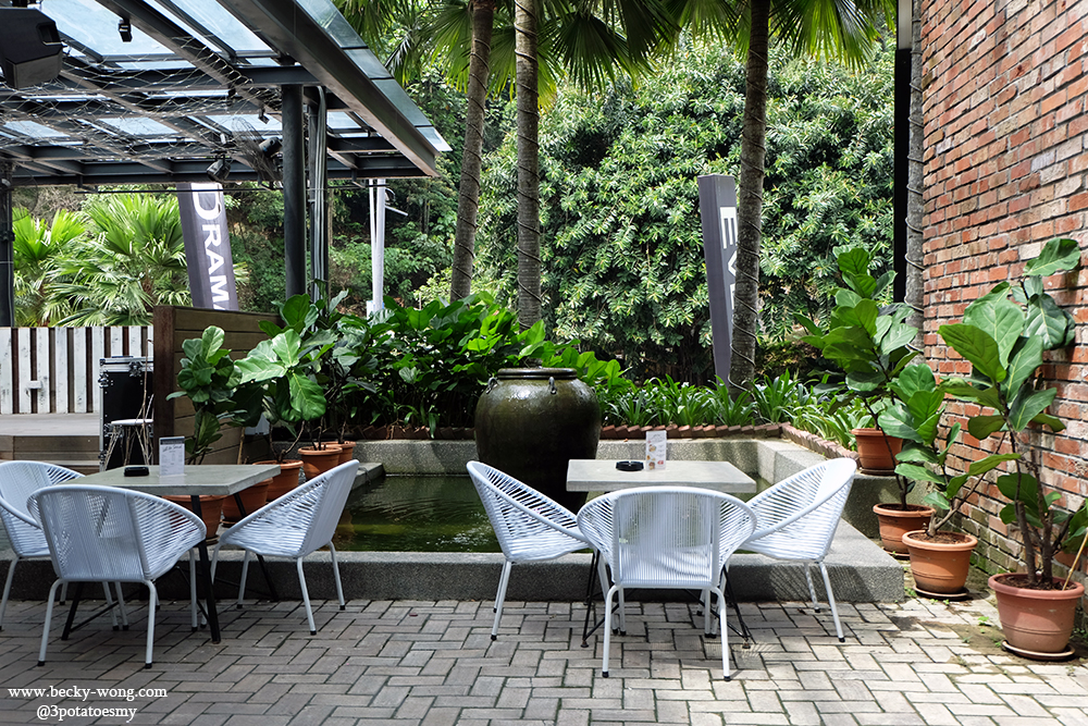 White Sand Cafe @ Empire Damansara: A Cosy "Santorini" in Klang Valley ...