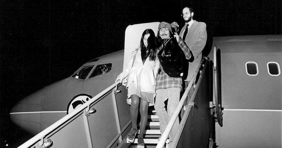 Meet the Beatles for Real: Off the plane