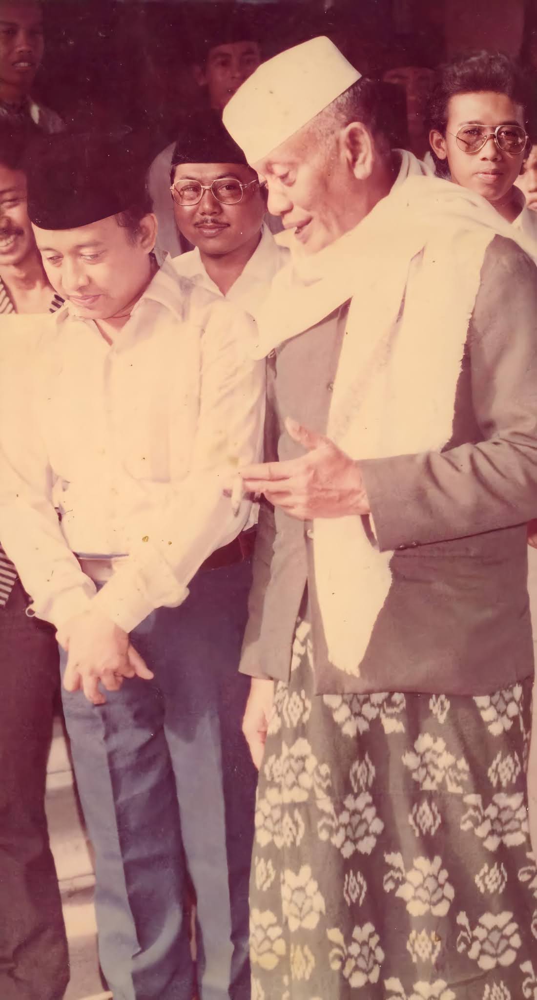 50+ Kumpulan Foto KH. Ali Maksum Krapyak Yogyakarta (HD)