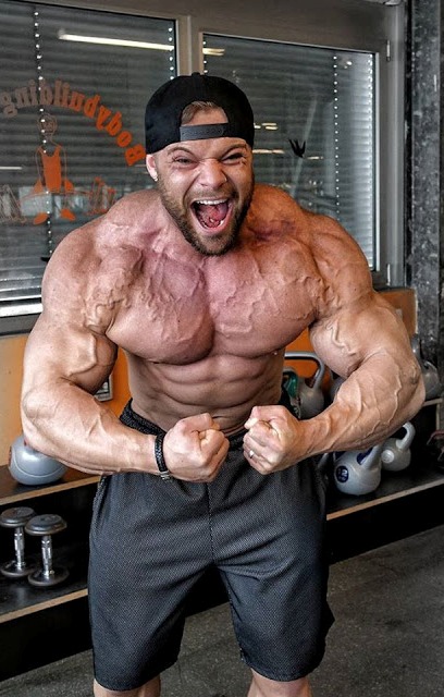 world bodybuilders pictures: germany smiley bodybuilder Mike Sommerfeld ...