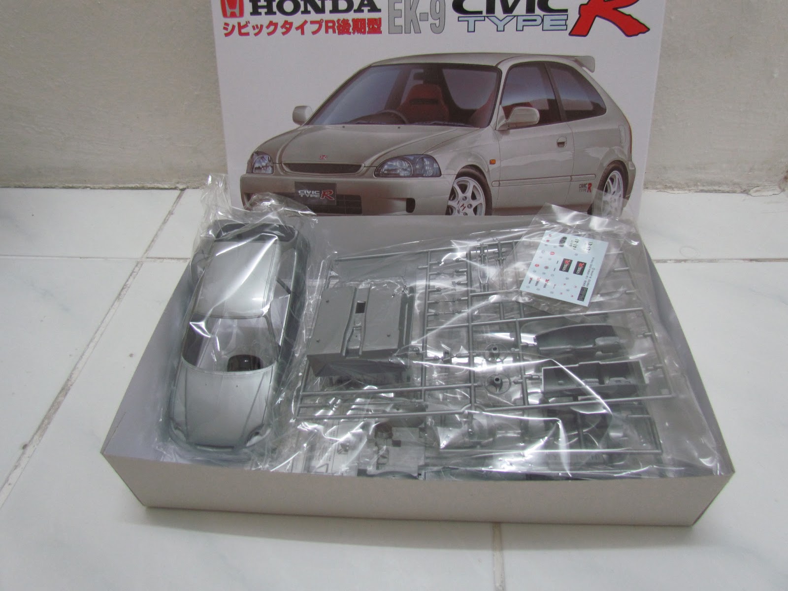 MHA hobby: for sale - model kit Honda Civic Type-R (EK9)