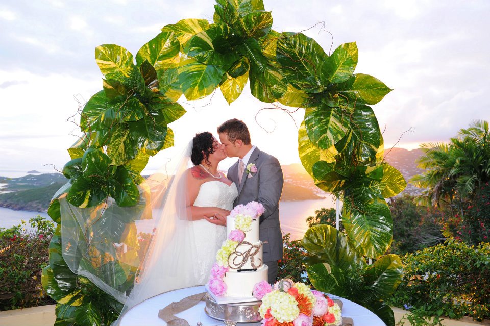 Pretty tropical arch! | Island Bliss Weddings