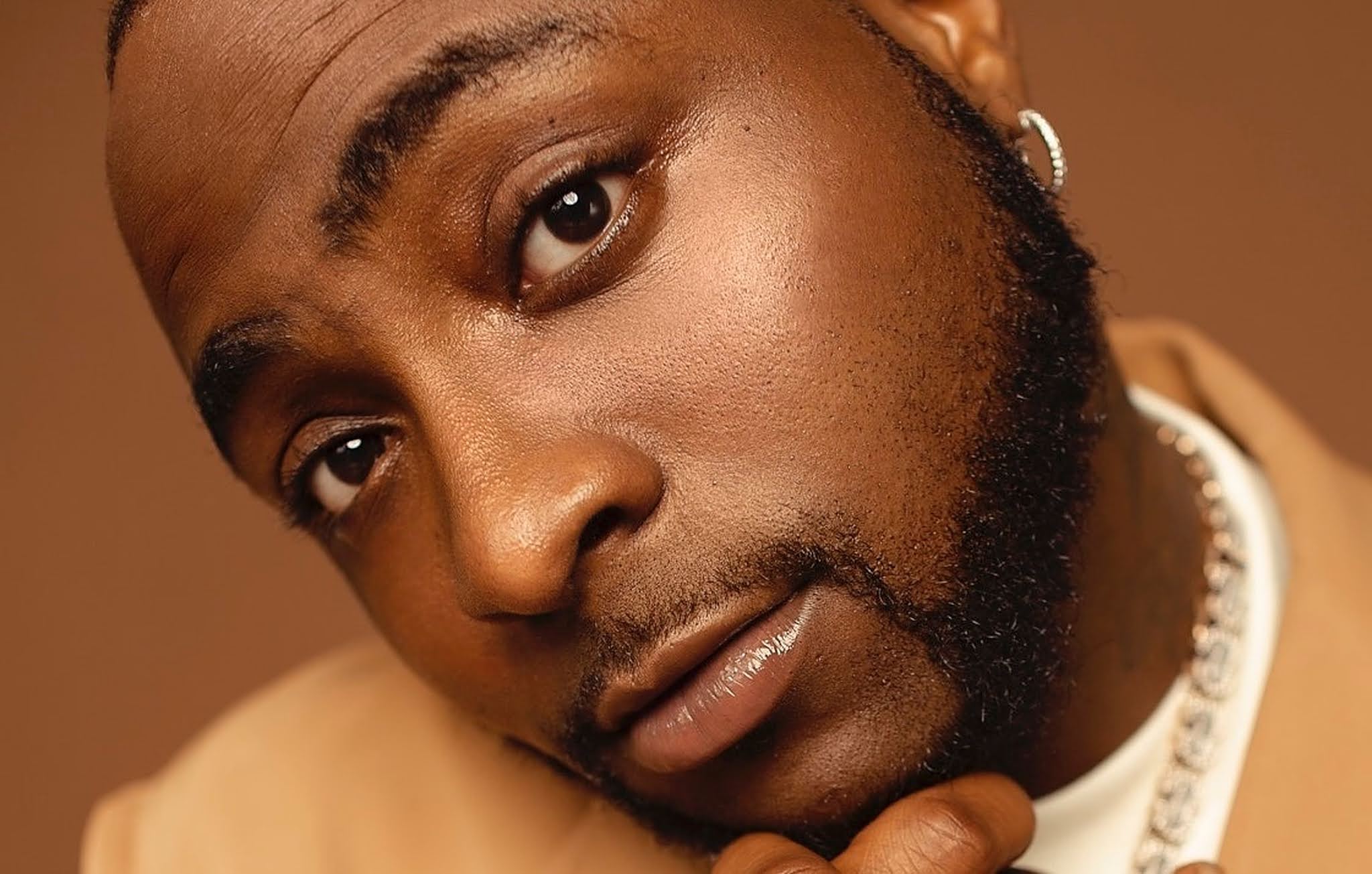 Davido Spotted in Dubai Again Without Chioma, See How Happy He’s With ...