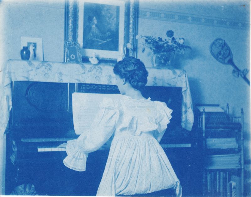 35 Found Photos Capture Edwardian People in Their Houses ~ Vintage Everyday