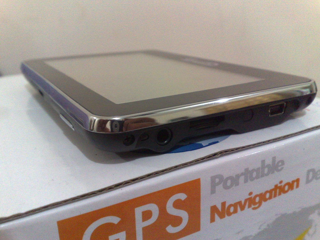 GPS Portable Navigation Device | Gadget Town