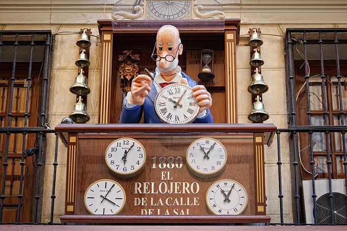 Hortus Hesperidum / Ὁ κῆπος Ἑσπερίδων: El relojero de la calle de la Sal