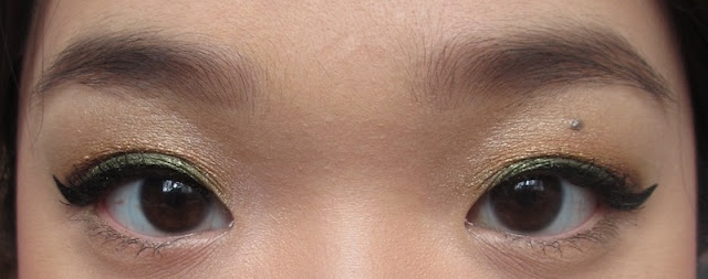 The Blackmentos Beauty Box: Shimmery sage green and gold eyes!