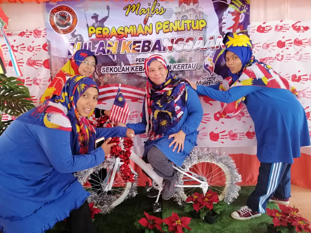 KERTAU VILLAGE, MARAN, PAHANG: Ragam Cikgu SKK sempena MERDEKA!