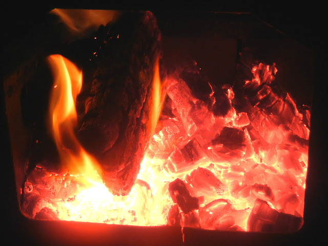 "Heap coals of fire on his head" nghĩa là gì?