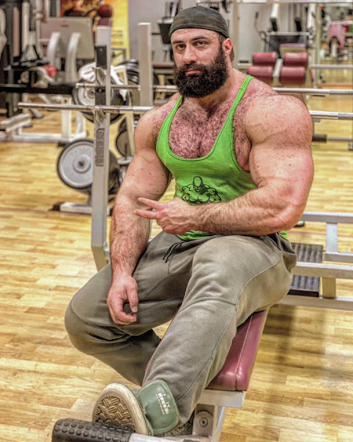 Muscle Lover: Italian Super-Heavyweight bodybuilder Michele Caruso