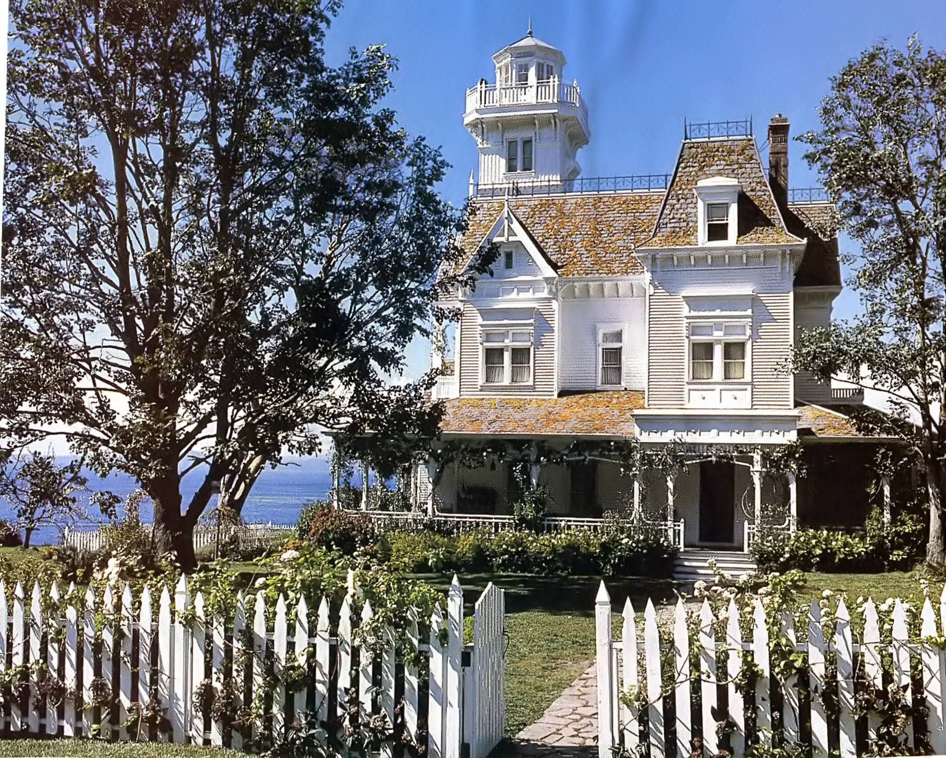 La buhardilla de Kassandra: Casas de película: "Practical Magic"