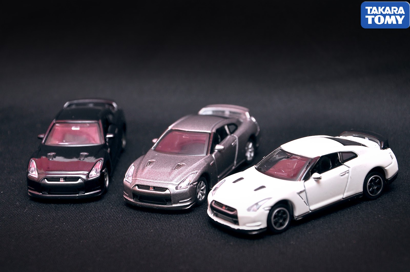 my inside: TOMICA NISSAN GT-R 35 scale 1:64