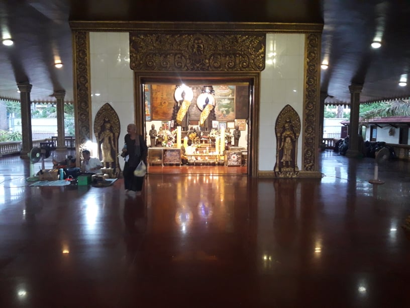 Preah Ang Chek Preah Ang Chorm & Ya Tep is the crowded Buddhist Shrines ...