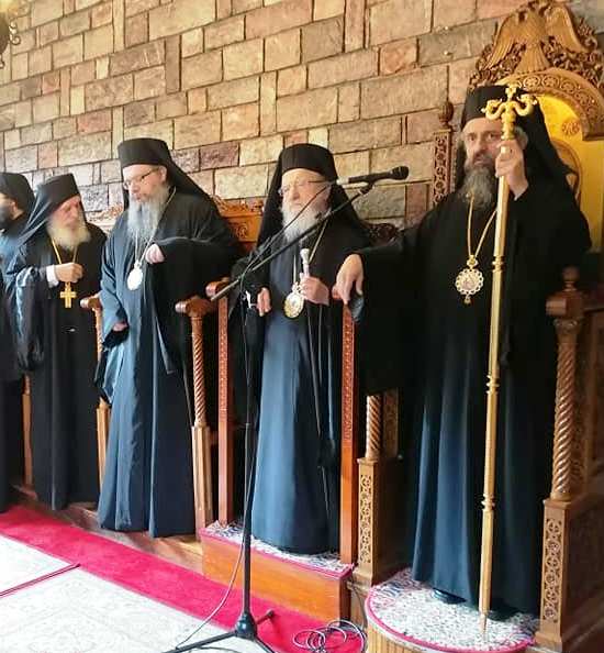 Ευρυτανικό Βήμα: ΜΕ ΒΥΖΑΝΤΙΝΗ ΜΕΓΑΛΟΠΡΕΠΕΙΑ Η ΕΝΘΡΟΝΙΣΗ ΤΟΥ ΝΕΟΥ ...