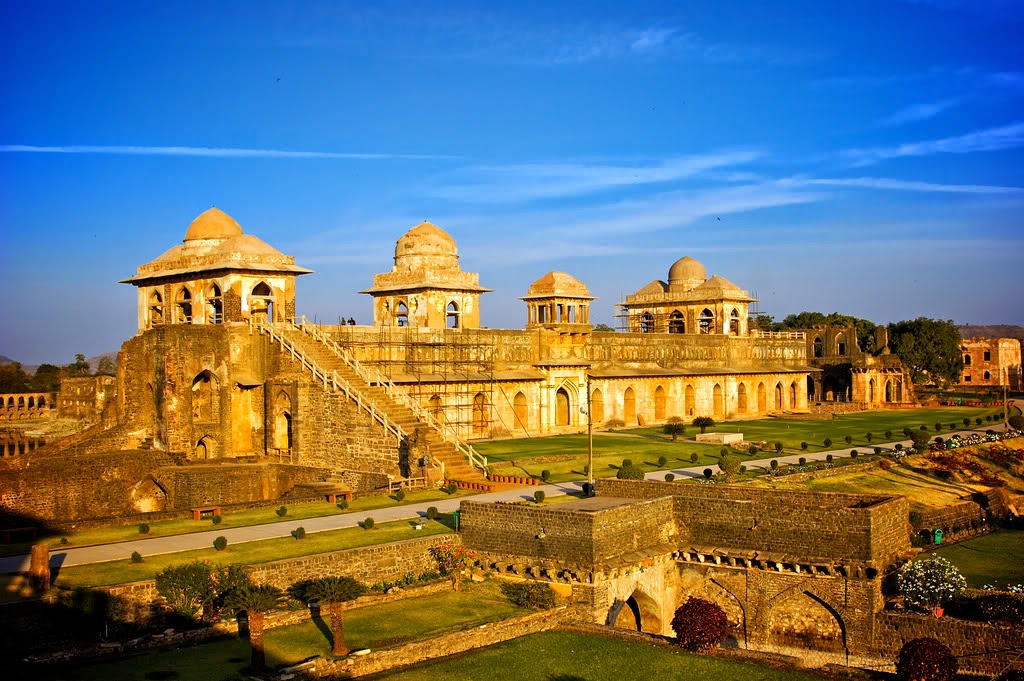Jahaz Mahal ~ Arquitectura asombrosa