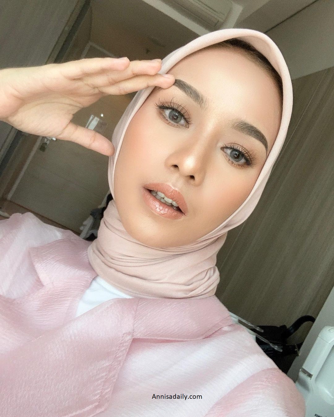 Inspirasi Make Up Muslimah Saat Kondangan untuk Pemula ~ Homlovely.com