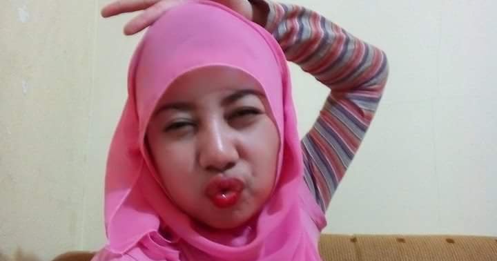 Nonton Bokep Indo Cewek Tudung Merah Bergairah