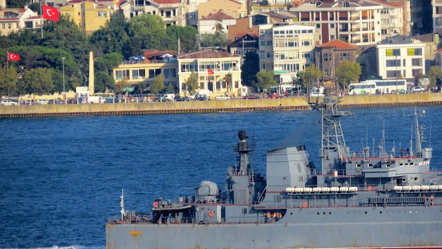 WARSHIPS ON THE BOSPHORUS: 127 BDK 43 MINSK,775 ROPUCHA CLASS