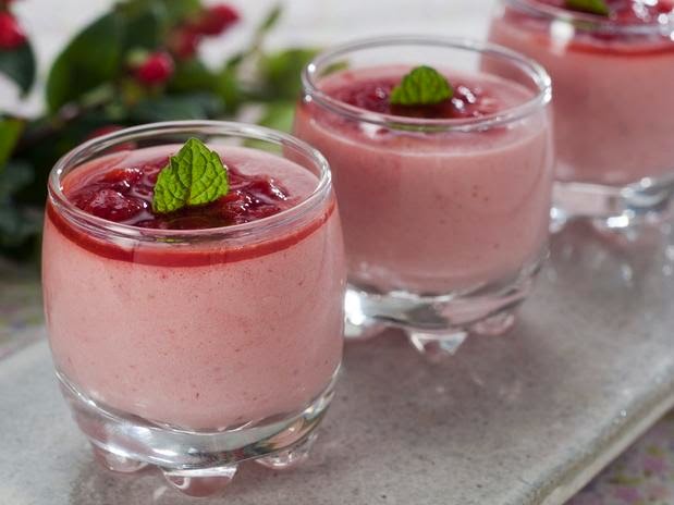 Receita de Mousse de Morangos Light | Receitas da Caixinha