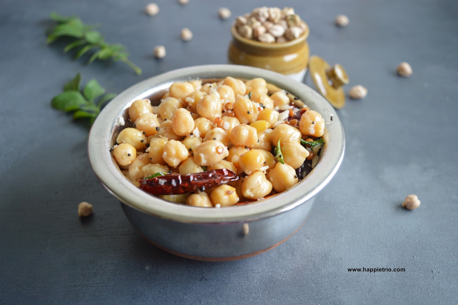 Channa sundal Recipe | Chick peas Sundal | Vella Kondakadalai Sundal ...