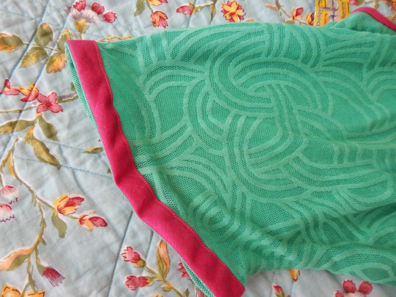 Dans le dressing de mes ptits titis: La Bernina 215 Simply Red : elle à ...