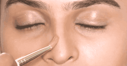 How to make your nose look sharper with Contouring