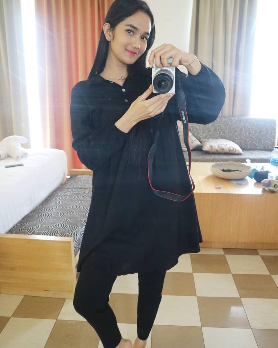 Kumpulan Foto Artis Cantik Faby Marcelia Republic Renger Cantik