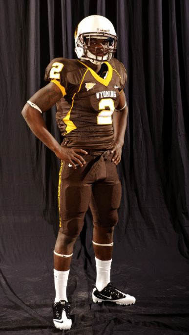 Rick Lay's NCAA Football Uniform Reviews: 2011 Wyoming Cowboys
