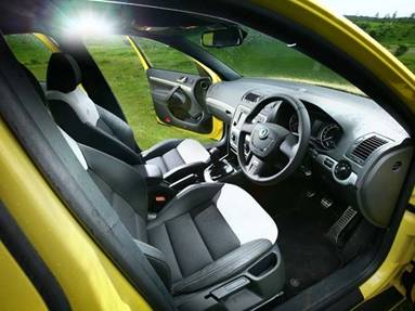 Car India Drive: Skoda Laura RS