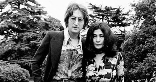 Meet the Beatles for Real: a couple in love