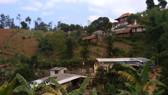 “Terdampar” di Desa Cimenyan, Kecamatan Cimenyan, Kabupaten Bandung ...