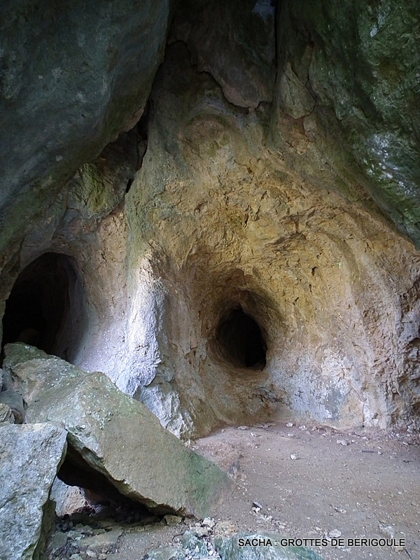 Un jour....Une photo !: Les grottes de Bérigoule " ou le massacre de ...