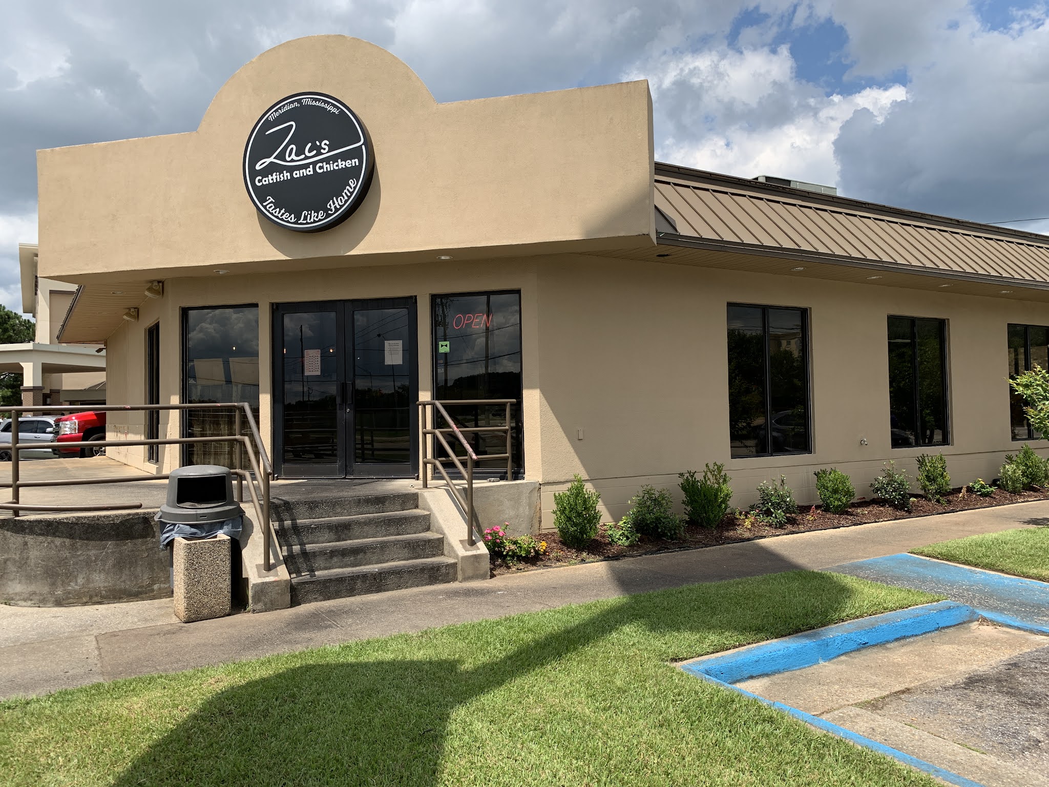 Zac's Catfish And Chicken Review | Meridian, Mississippi | A Very Sweet ...