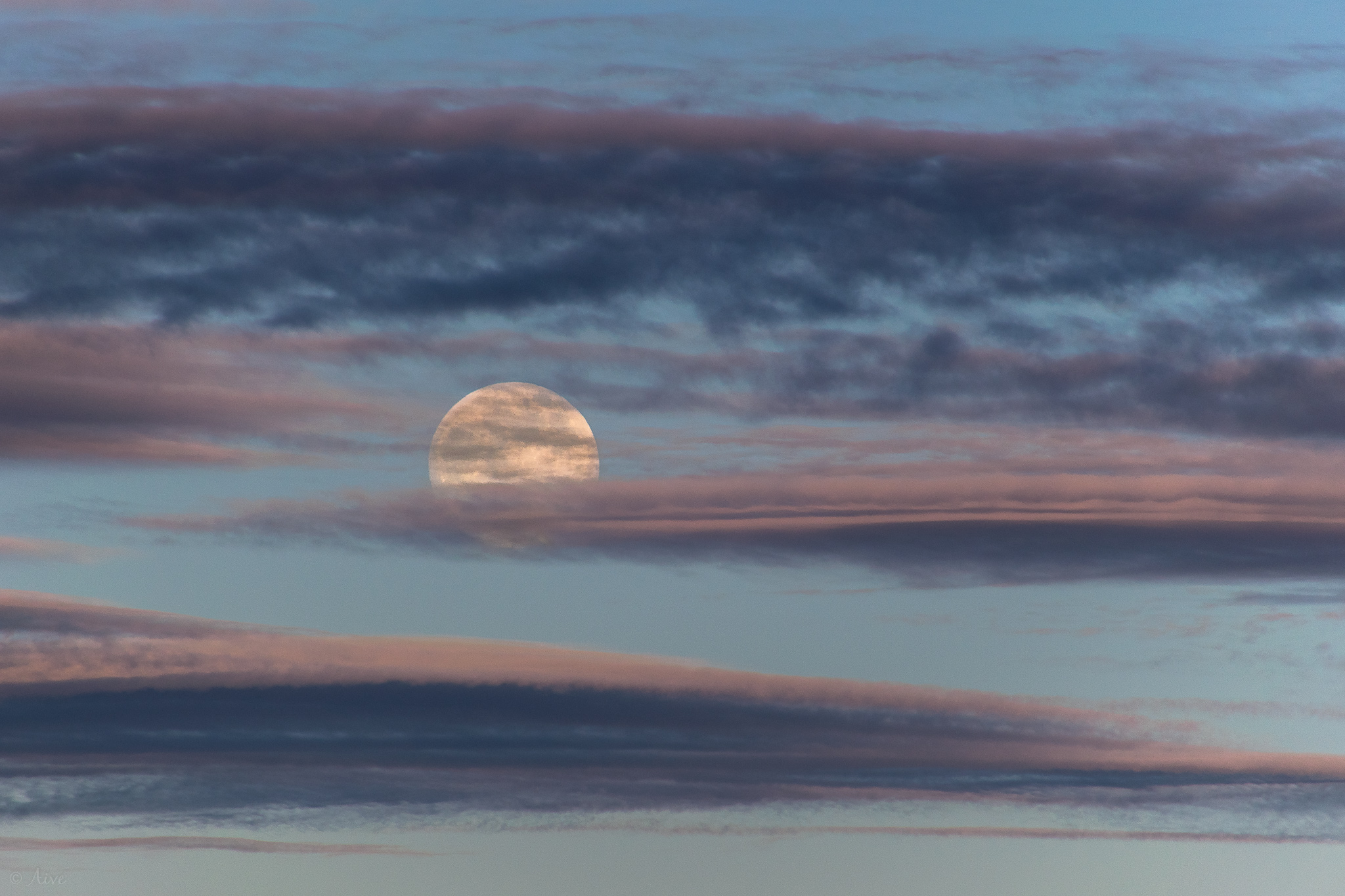 Aive Äärma (Aarma) fotoblogi: Mõni taevas ja pilved ja kuu mais