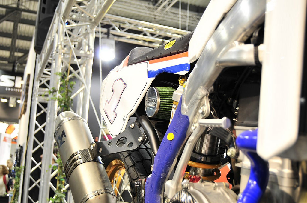 How to Build a Flat Track Motorcycle - RocketGarage - Cafe Racer Magazine