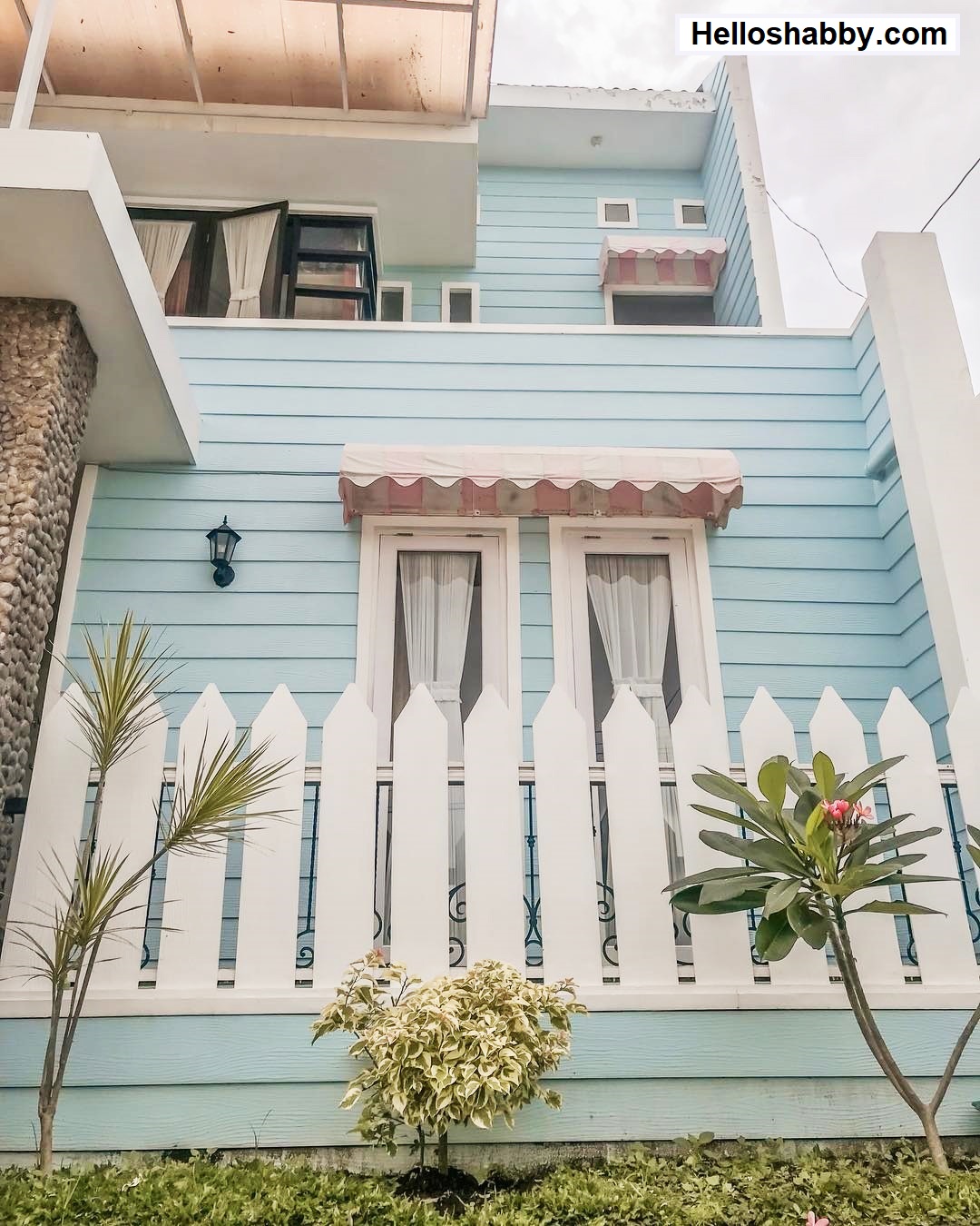 6 Desain Fasad Rumah dengan Konsep Lampu Dinding yang Cantik dan ...