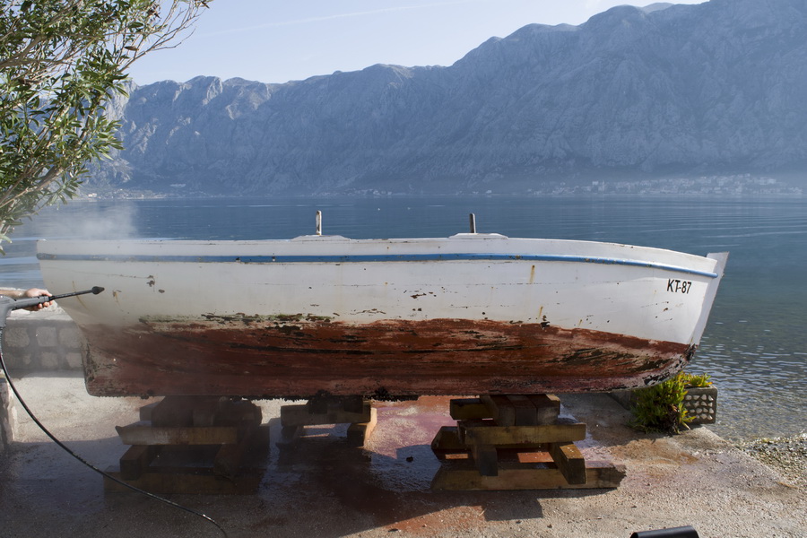 Drvene barke: II Restauracija stare drvene barke modernom tehnologijom.