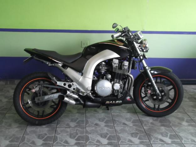 TRANFORMASI HONDA CBX 750P : CBX 750 Pelbagai Rupa dan Warna