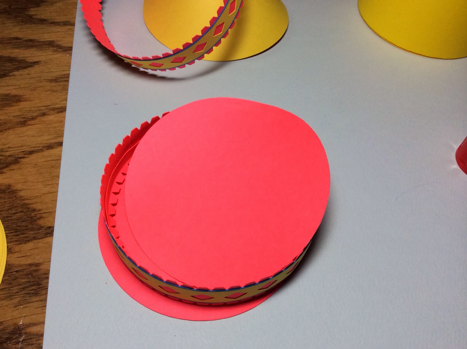 Papercrafts and other fun things: A Carousel Box That Really Spins