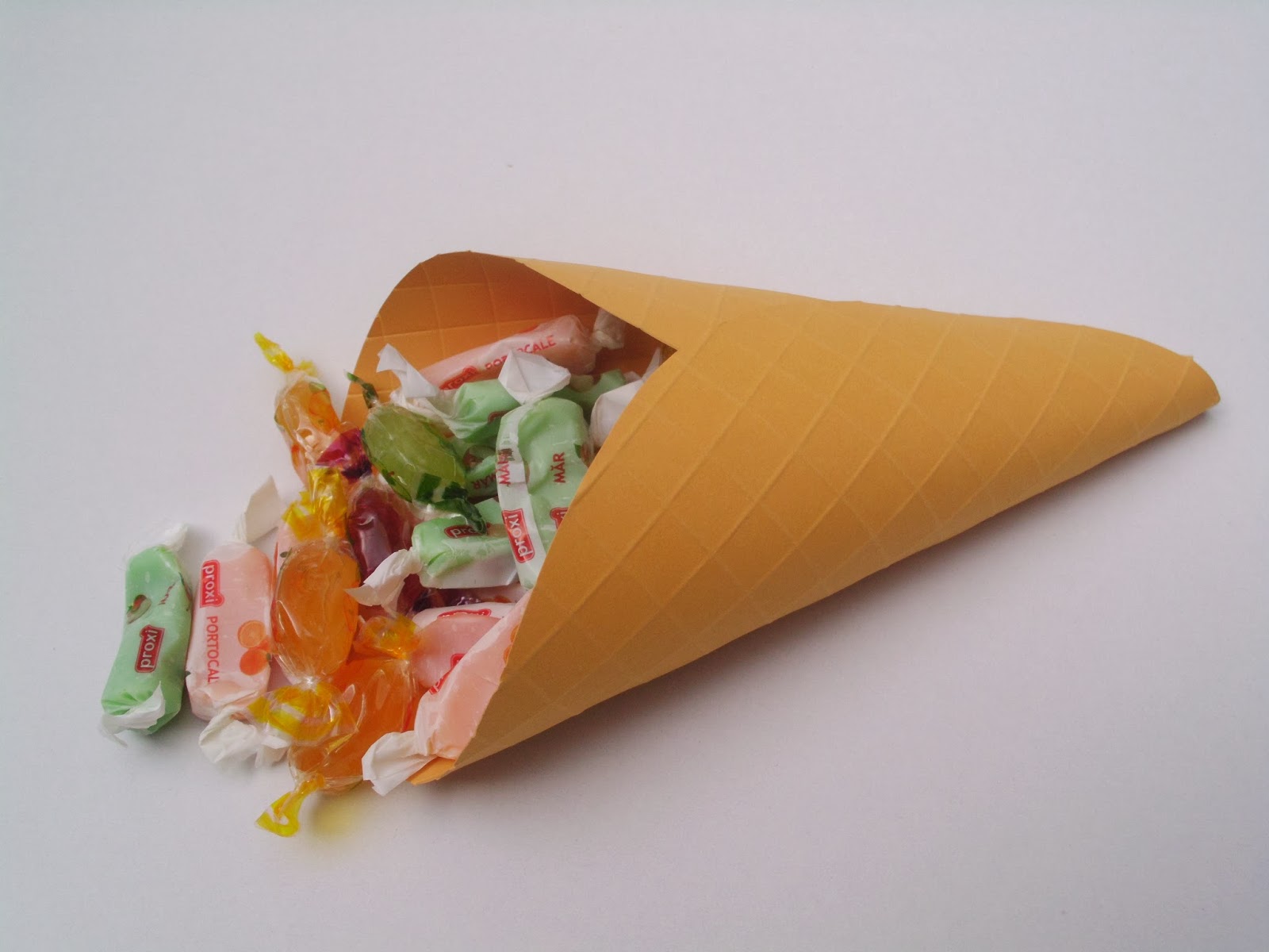 Handmade Paper-Heaven: Icecream paper card cones