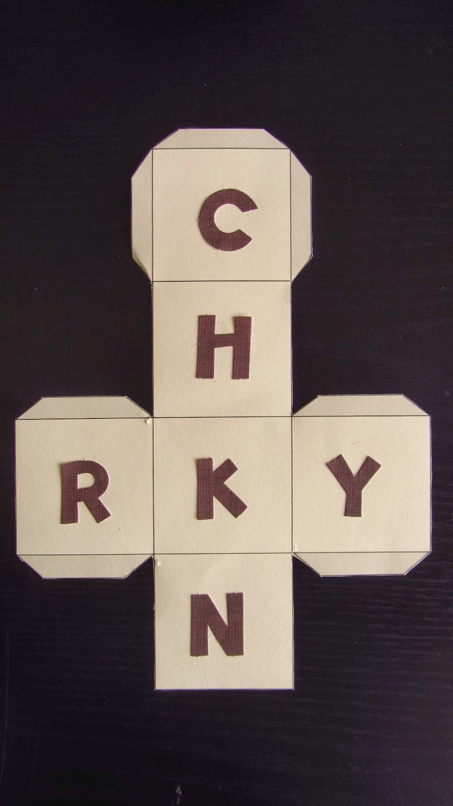 Pooh Bear Pre-K: Small Dice--Alphabet/Number