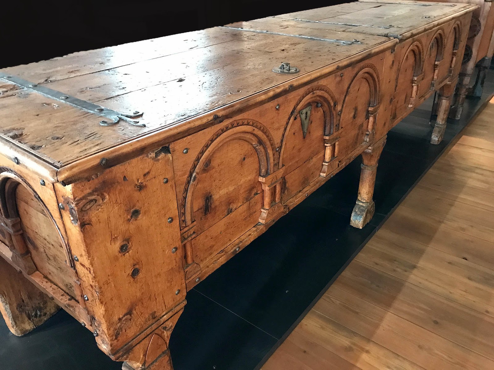 St. Thomas guild - medieval woodworking, furniture and other crafts ...