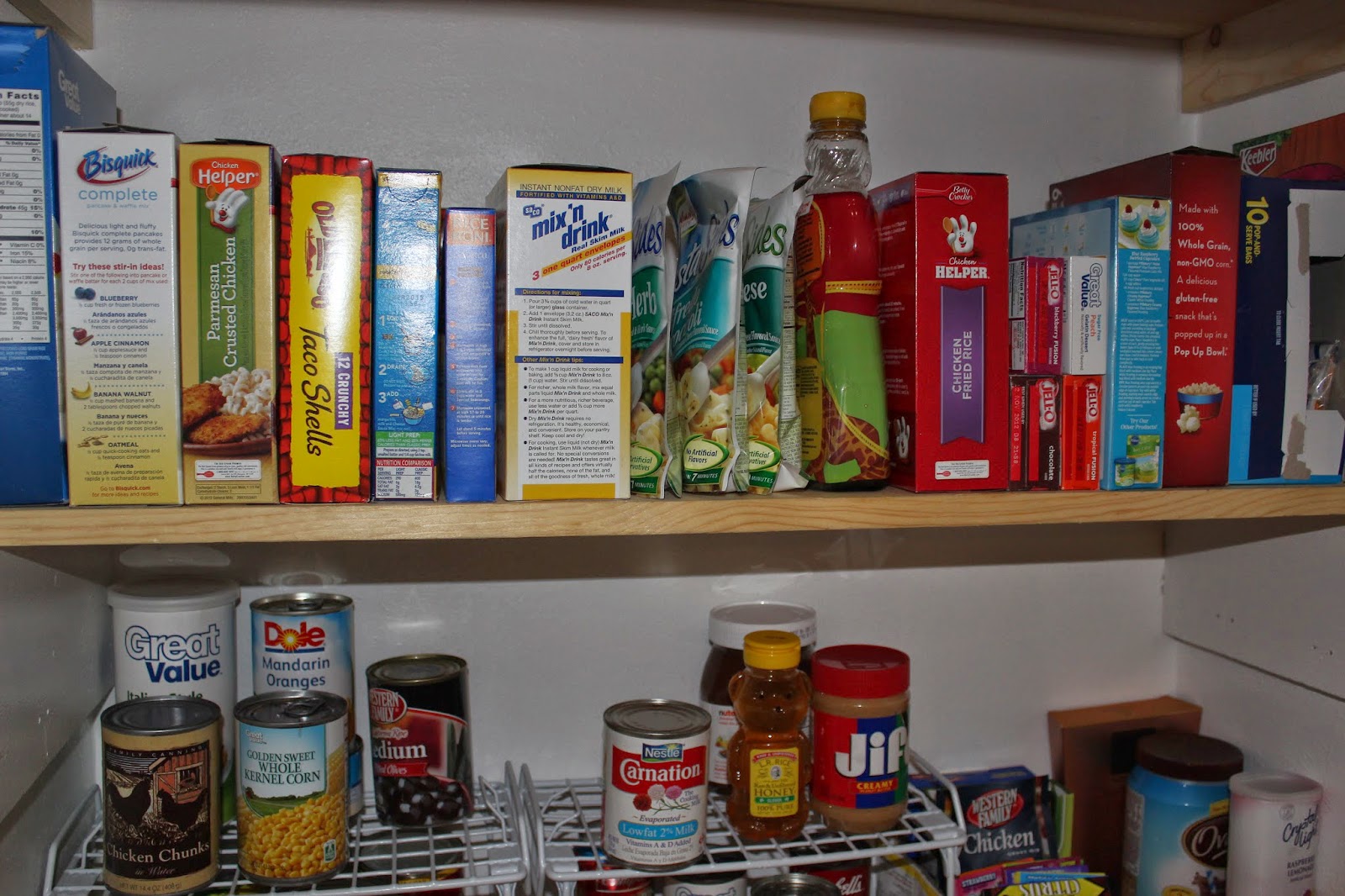 Shambray: Kitchen Pantry Organization