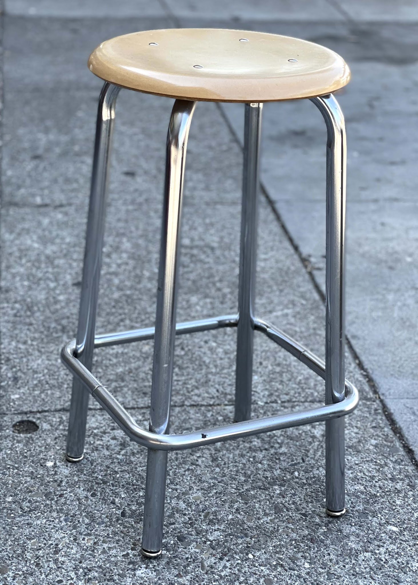 UHURU FURNITURE & COLLECTIBLES: SOLD #107286 Tall Round Metal Base ...