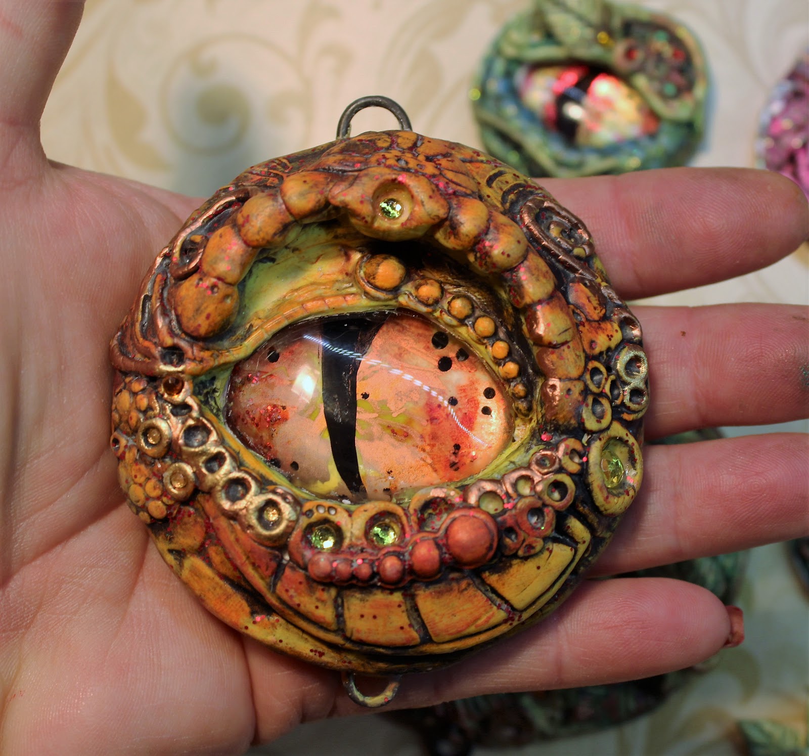 JuJu Crafts: POLYMER CLAY DRAGON EYES - First attempts, more to come