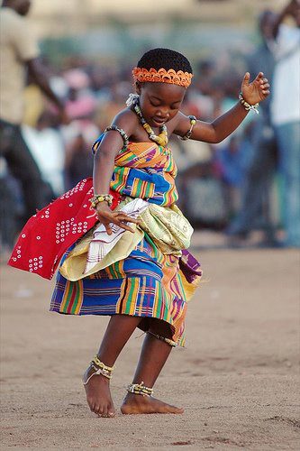 KENTE CLOTH: GHANA`S ASHANTI CULTURAL HERITAGE TO THE WORLD`S FASHION ...