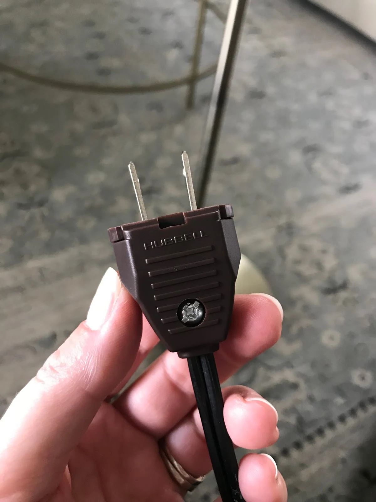 Five minute fix for a broken lamp | Thrifty Decor Chick | Thrifty DIY ...