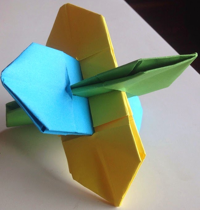 Manuel Velasco Carretero - Economía - Derecho - Empresa: Como origamis