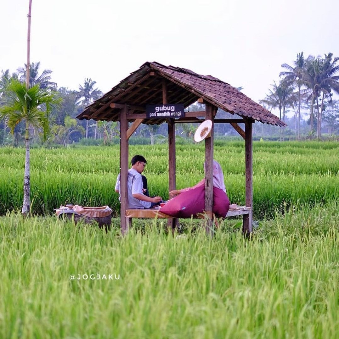 Lokasi & Harga Menu Kopi Padasan Jogja, Tempat Nongkrong Baru View Merapi